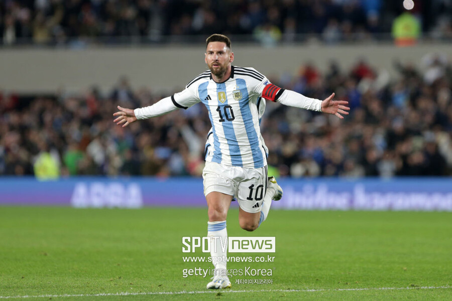 '결승골' 메시, 프리킥도 GOAT! 65골 베컴과 '공동 5위'…호날두와 격차 계속 벌린다