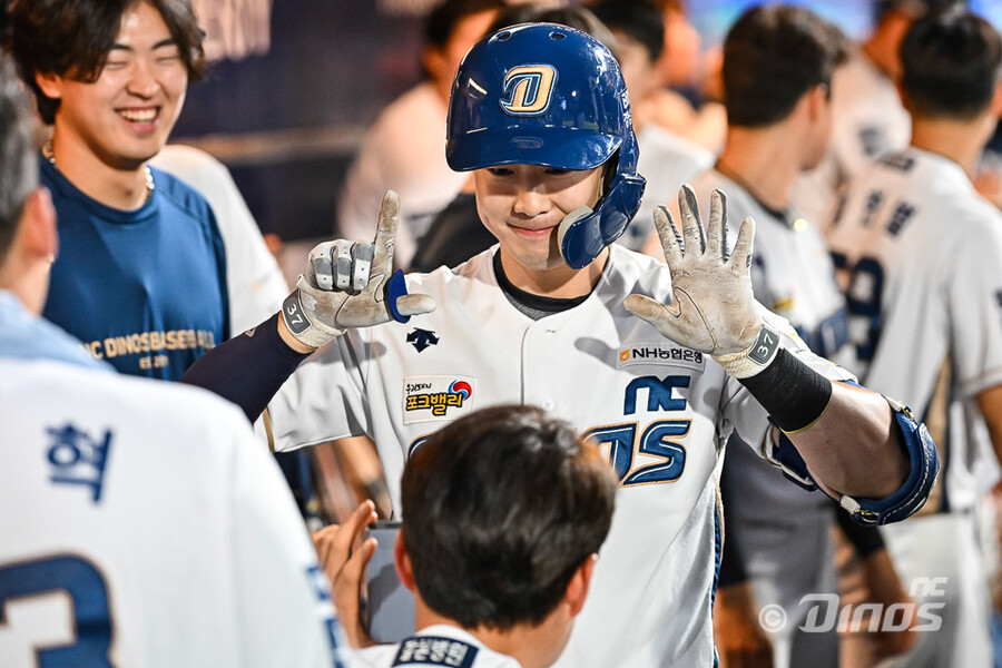 "선수단 모두 하나가 됐다" 태도 논란 한 달 뒤, 박건우가 MVP로 돌아왔다