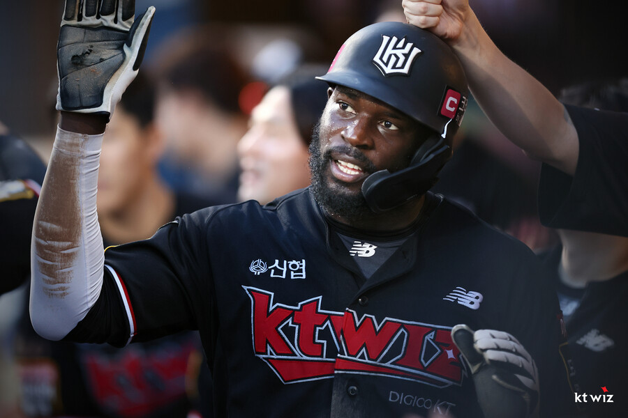[창원 게임노트] 내 자리 넘보지 마!…kt, '2G 12실점' 부진 이겨낸 고영표 11승+알포드 결승타에 힘입어 리그 2위 수성