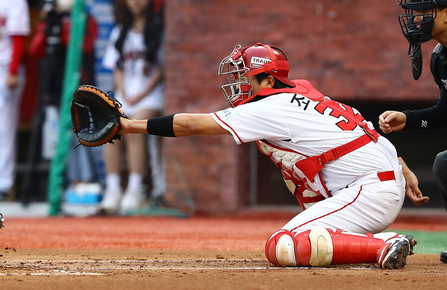 MLB급 총알 송구에 하드히트도 급증… 조형우가 쑥쑥 큰다, 최고 저격수 자질 보인다