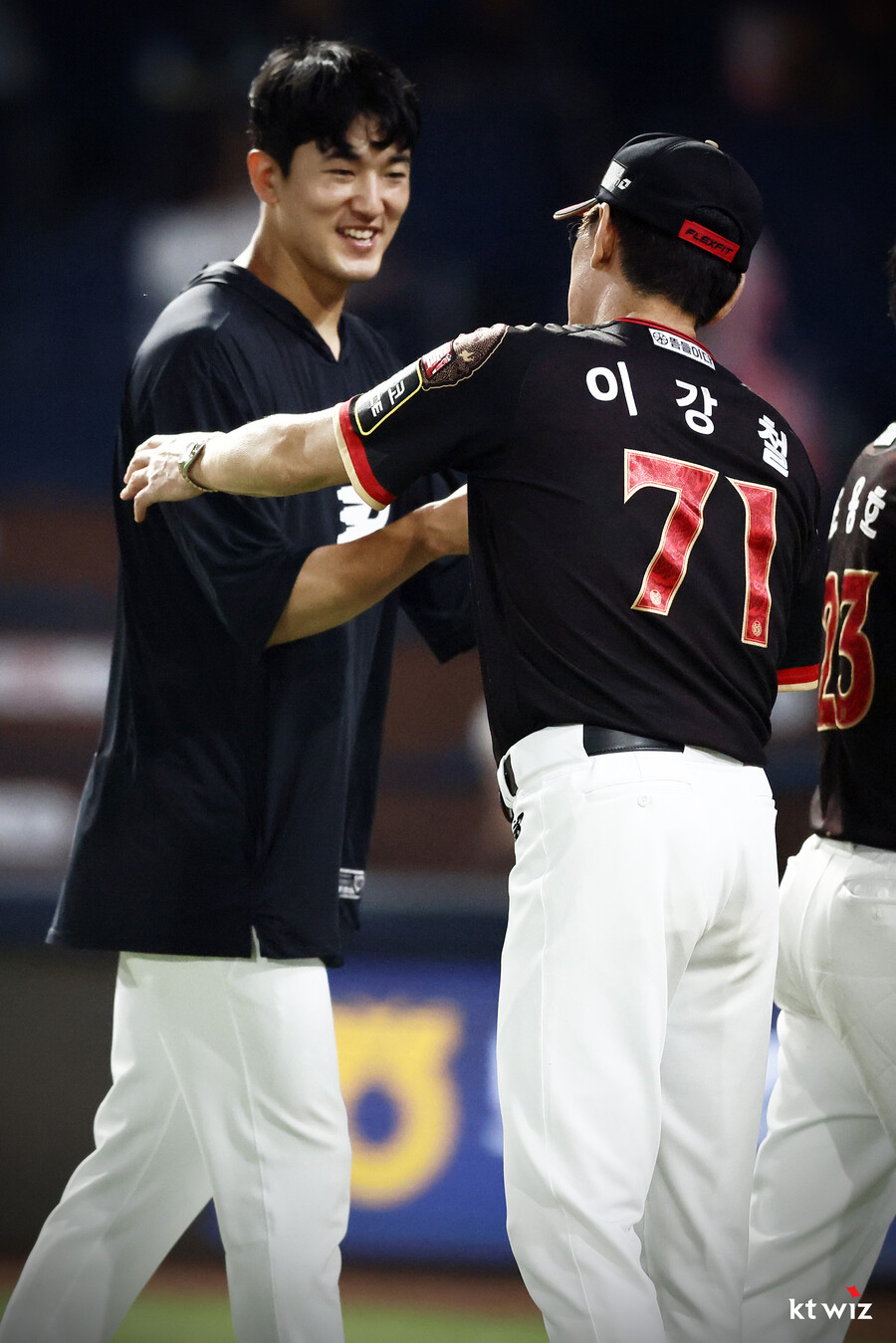 KBO 최초 3년 연속 20QS 대기록 작성…역사가 된 고퀄스 “꾸준히 선발 투수 역할 해 좋다”