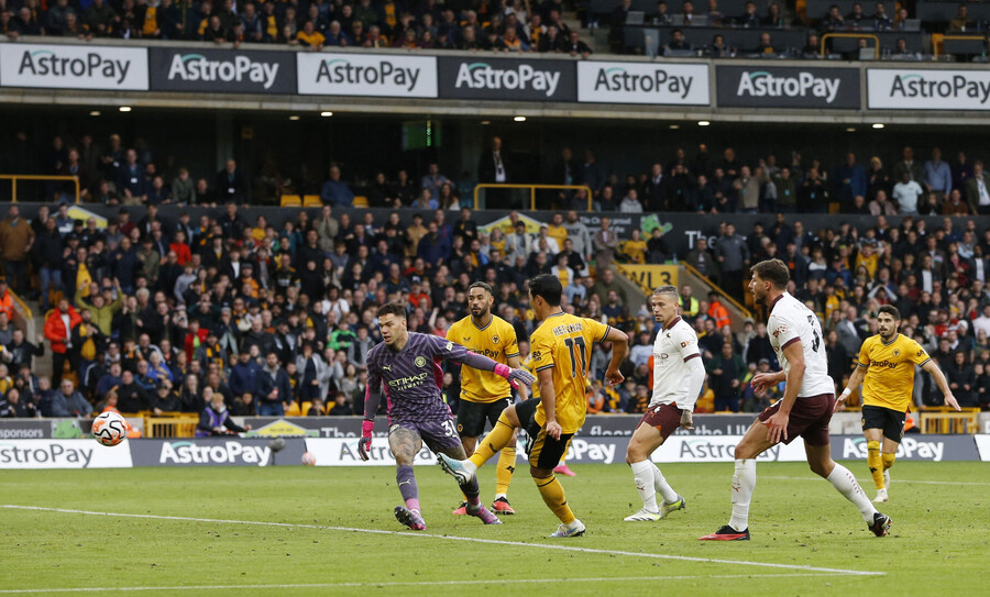 [SPO ISSUE]울브즈 득점 50% 책임진 황희찬, 맨시티 첫 패배 안기고 '골=패배' 공식 지웠다