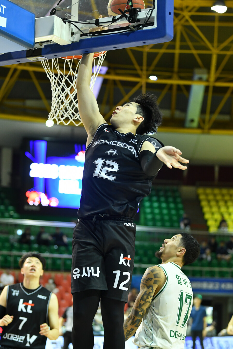[현장 REVIEW] '연장전에 터졌다' 일데폰소 3점슛으로 KT, DB에 연장전 접전 끝에 승리…4강 진출