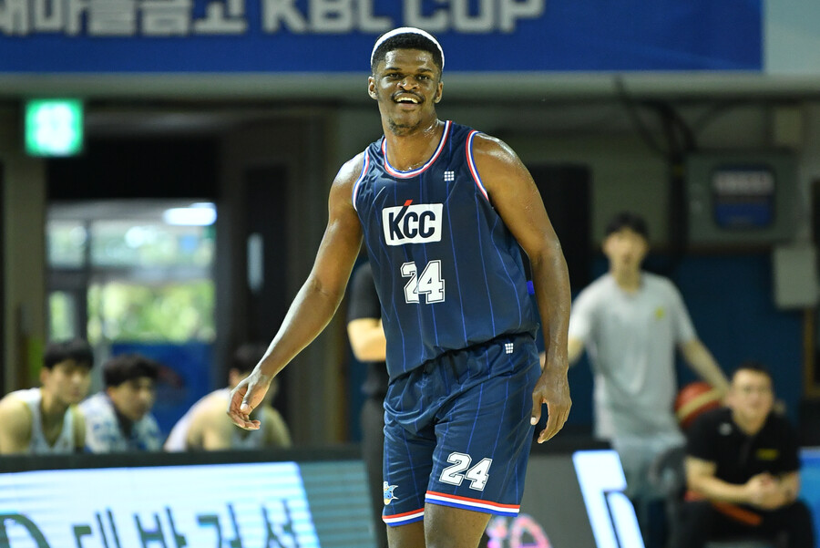 [현장 REVIEW] '허웅·존슨 46점' KCC, LG에 힘겹게 승리…4강서 KT와 격돌