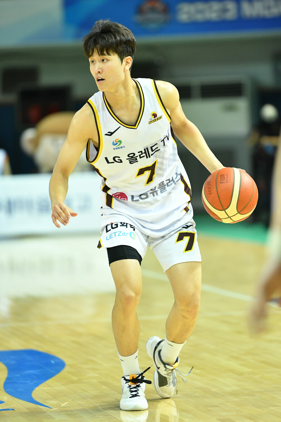 [현장 REVIEW] '허웅·존슨 46점' KCC, LG에 힘겹게 승리…4강서 KT와 격돌