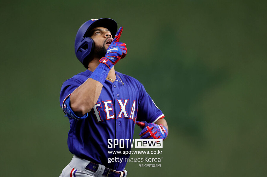 [ALCS 게임노트] 'PS 6연승' 텍사스, 벌랜더 앞세운 휴스턴 상대 기선제압…ML 데뷔 한 달 차 카터 맹활약