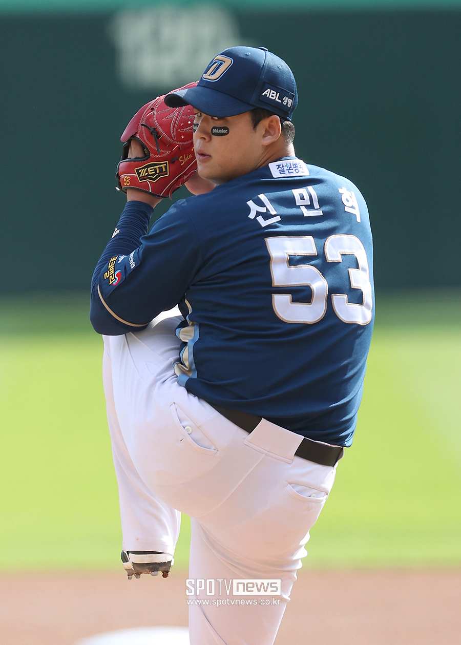 [준PO1 게임노트] ‘김성욱 극적 대타 투런포+신민혁 무실점 호투’ NC, SSG 꺾고 준PO 1차전 기선제압… PO행 절대 고지 점령