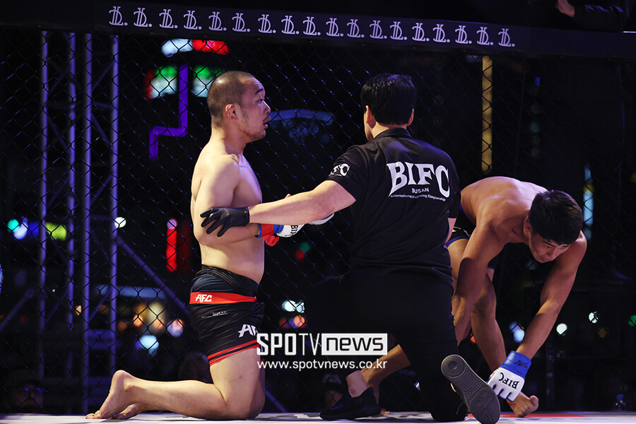 [BIFC] '플래시' 이승철 1년 만에 복귀전 KO승…'레버넌트' 이민혁 패배