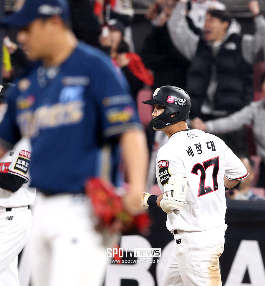 "페디가 흥분하길래…" 마운드로 전력질주, 12K 에이스 지키고 1차전 잡은 NC 강인권 감독 [PO1 승장]