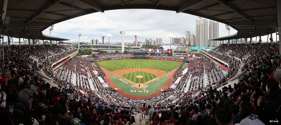 [PO2] NC 준PO 영웅 신민혁 2차전 선발 출격…'1차전 충격패' kt는 벤자민으로 반격