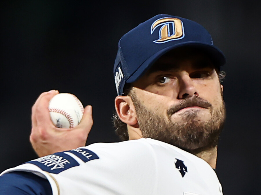 ‘감기몸살’ 박건우 대신 손아섭 우익수 출전 NC…‘스윕패’ 위기 kt 구하러 고영표 출격(PO3 라인업)