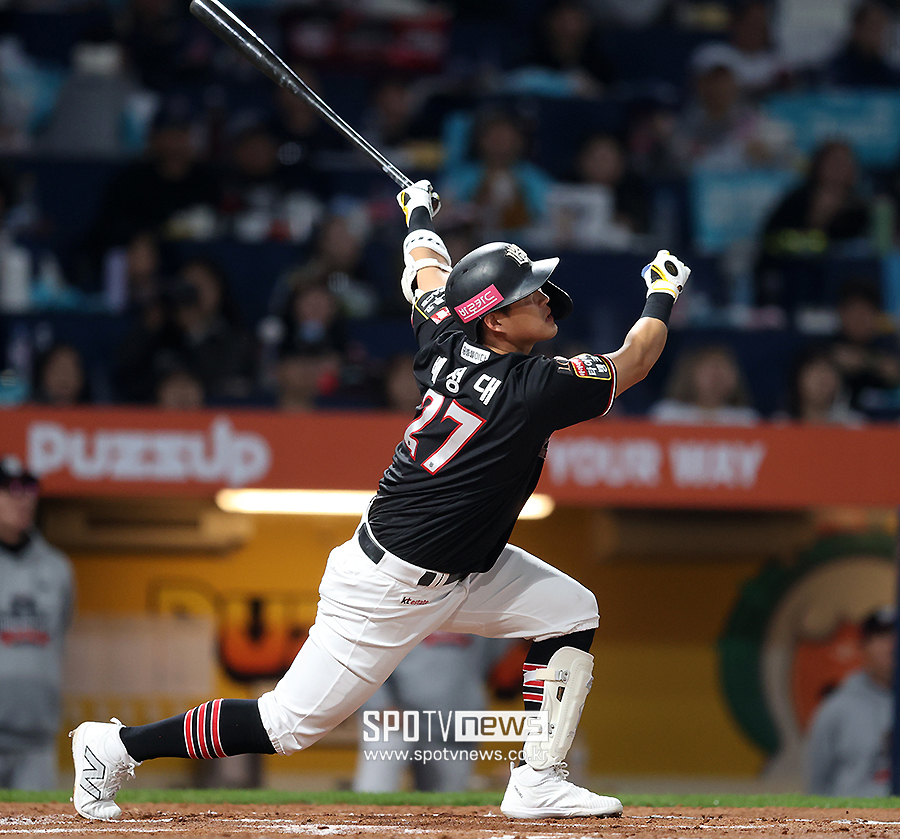 [PO3 게임노트] '고퀄스'→'손박김' 9이닝 무실점 +배정대 결승포…kt, NC 가을야구 신기록 10연승 저지 2패 뒤 1승