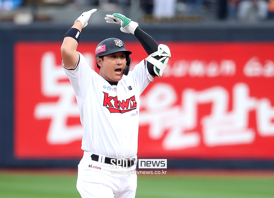 ‘LG 나와라’ 11.7% 확률 뚫었다, 기적의 주인공 kt NC에 리버스 스윕…NC, PS 최다연승 타이 기록 세우고 탈락