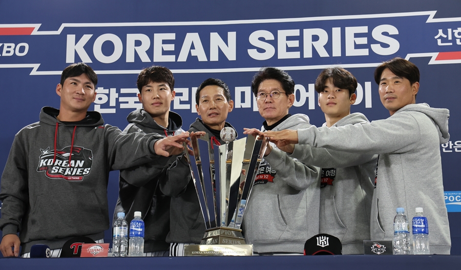 "나는 성공한 덕후"…2002 KS 바라봤던 엘린이, KS 꿈의 무대에 선다