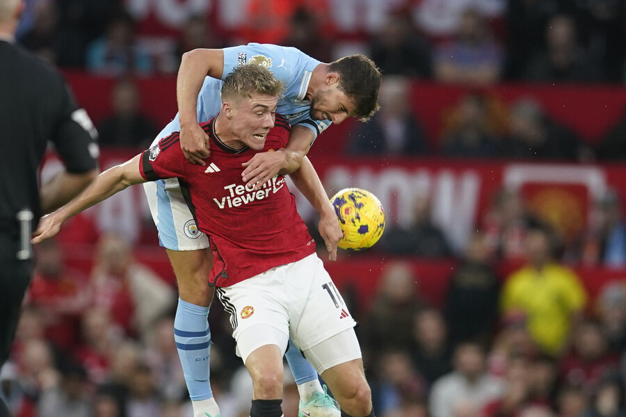 [SPO ISSUE]UCL 3골-PL 0골, 1천46억에 맨유 유니폼 입고 머리만 감싸 쥐다가 시간 가네