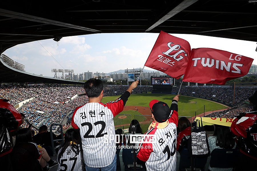 KS 1차전에 LG 레전드 뜬다…'1994년 우승 배터리' 김용수-김동수 시구-시포 등장