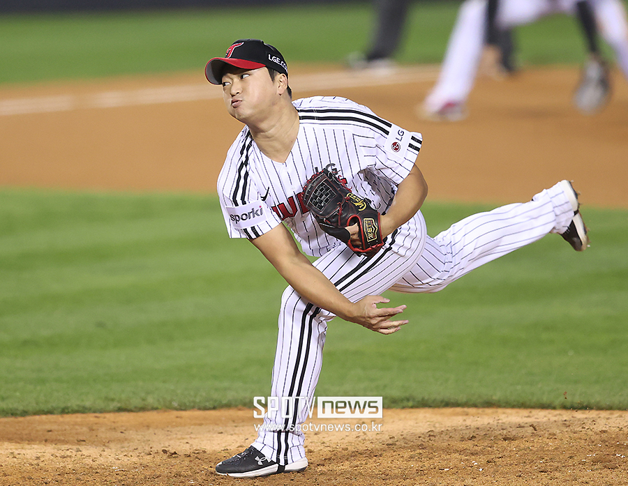 홈런 만큼 짜릿했던 154km 철벽 마무리 부활…LG에 1승 그 이상인 이유