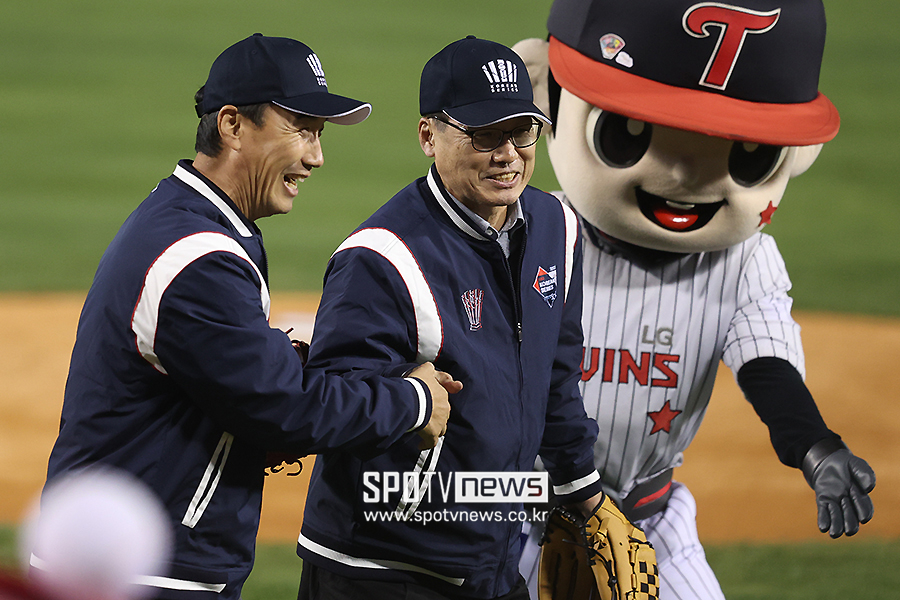 홈런 만큼 짜릿했던 154km 철벽 마무리 부활…LG에 1승 그 이상인 이유