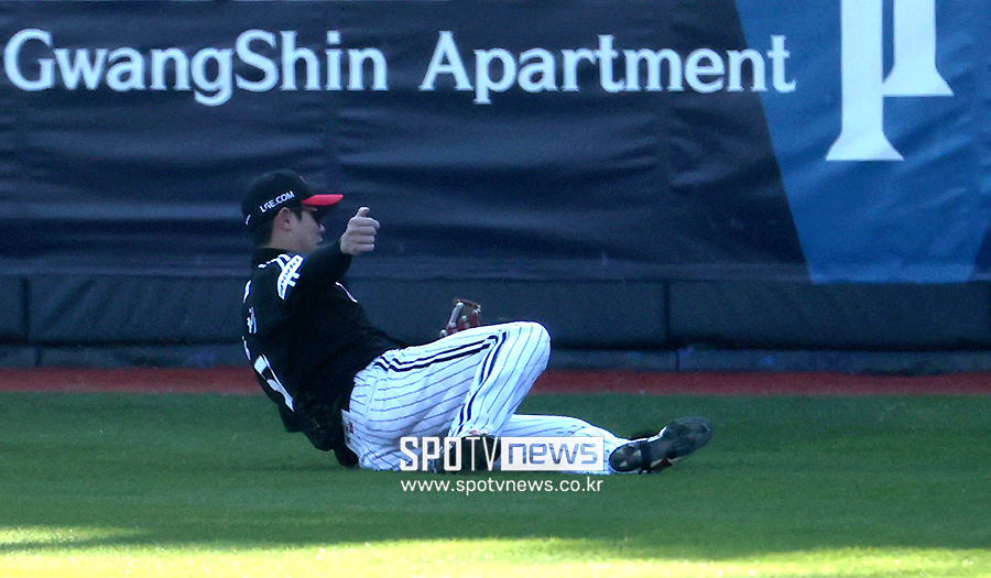 '20승·200K 에이스' 페디, KBO 최초 수비상 영광…박해민·홍창기·에레디아는 외야수 수비상[공식발표]