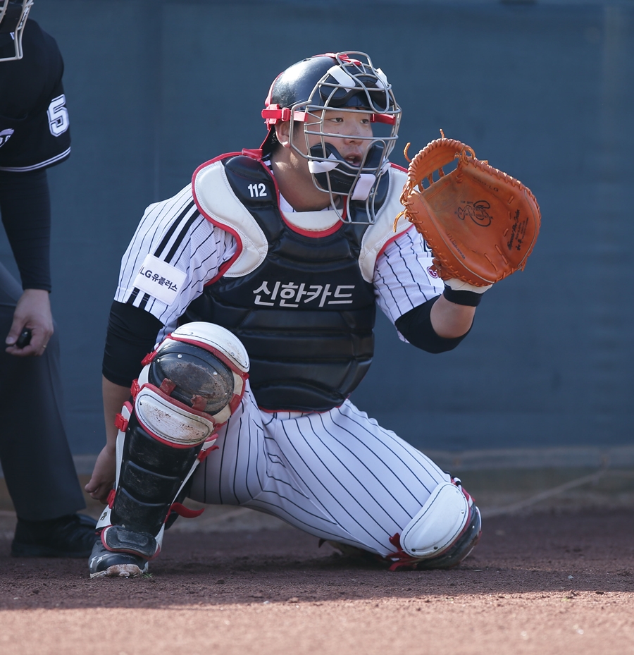 왜 LG '2번 포수' 유망주에 4억 썼을까…"양의지 다음이 없다"