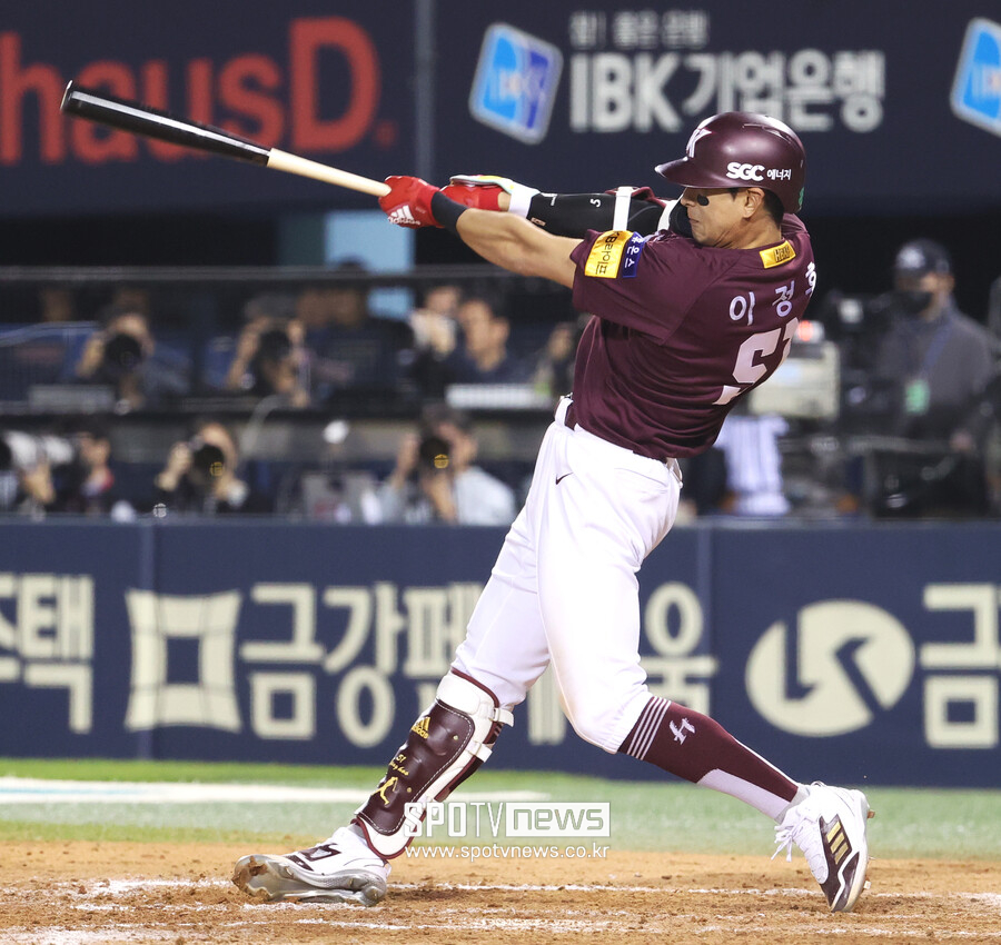 이정후 ML 진출 진짜 시작…KBO, MLB 사무국에 포스팅 요청 [오피셜]