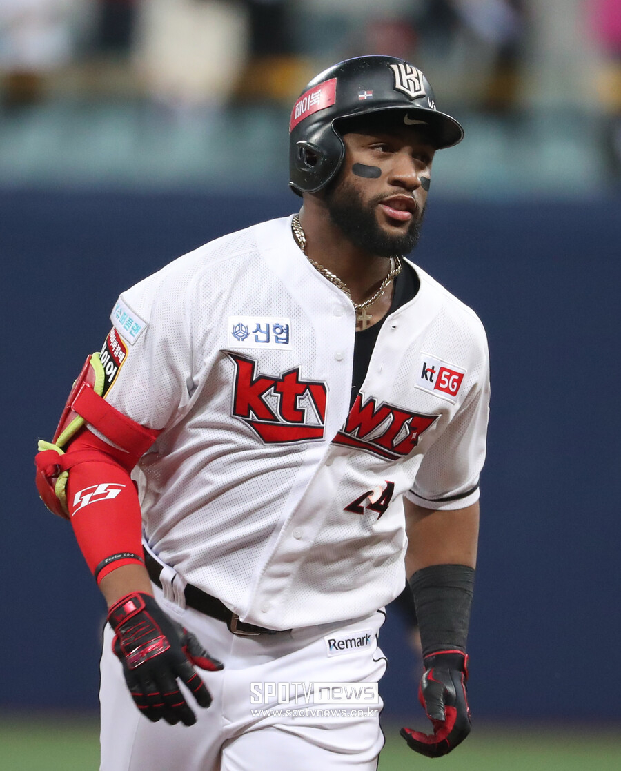 역대급 외인 트리오인데 겨우 50억? LG 대항마 뜬다…MVP, 15승, 무패투수의 합체