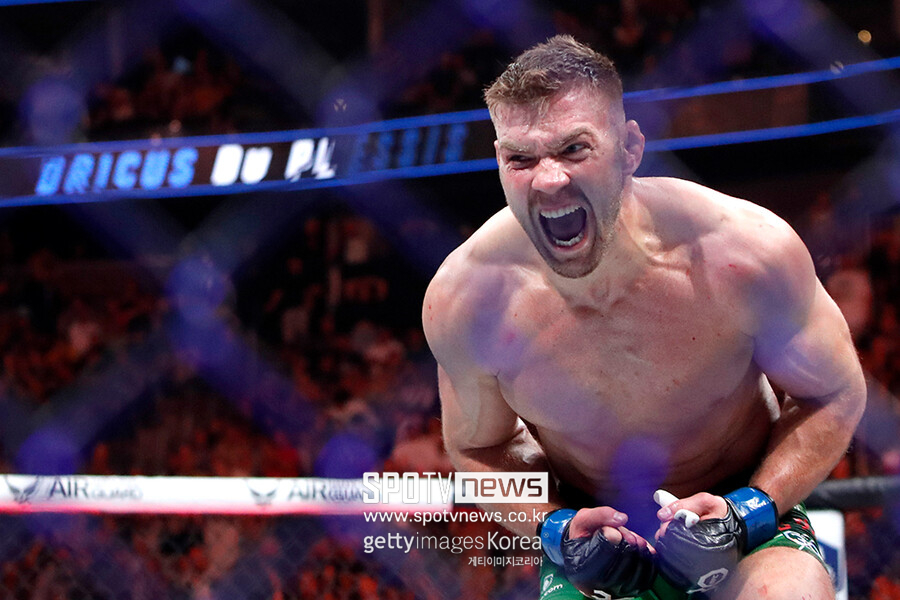 UFC 미들급 챔피언 또 바뀌었다! 페레이라→아데산야→스트릭랜드→뒤 플레시