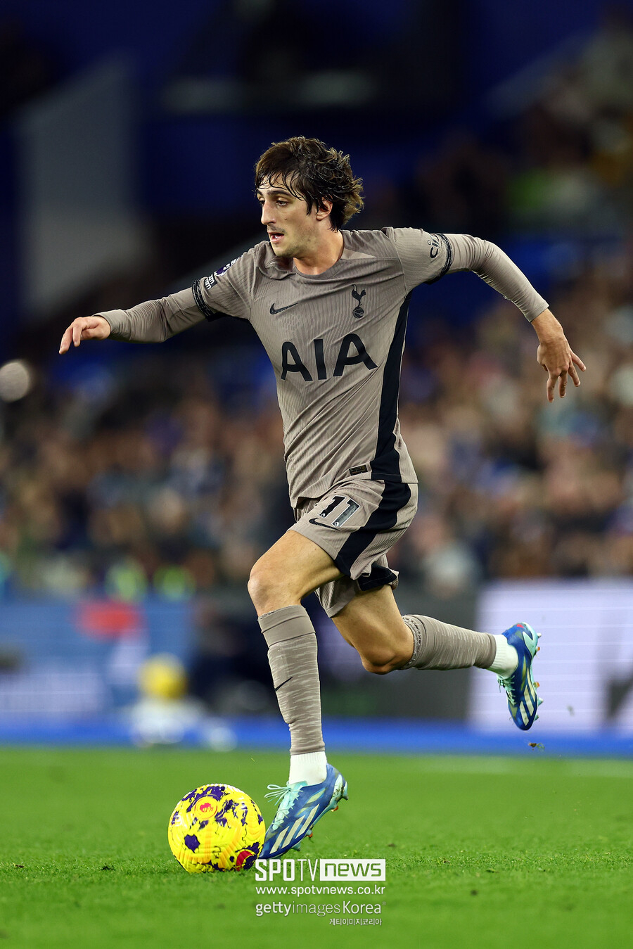 손흥민에게 '혼쭐'→입지 좁아졌다…"1월에 토트넘 떠난다"