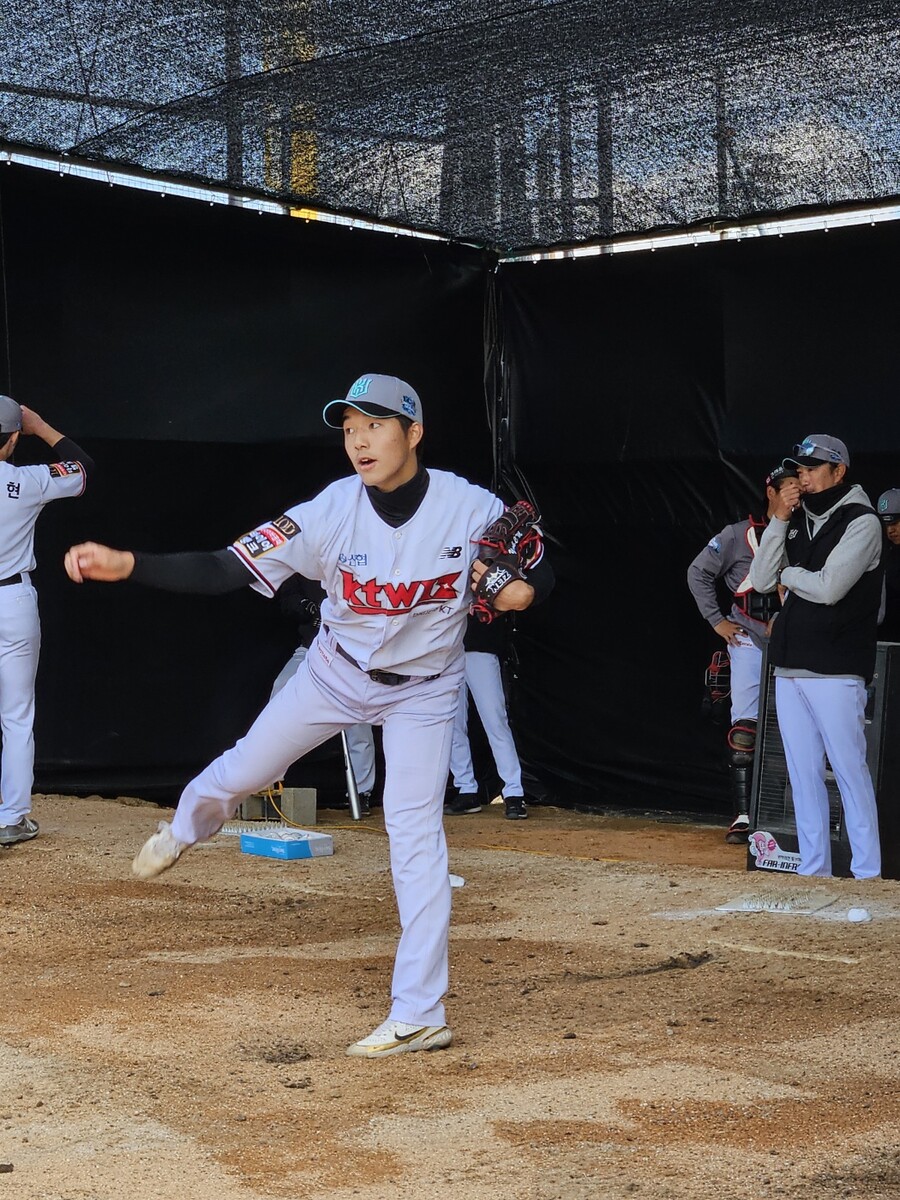 데뷔도 안했는데 벌써 150km라니…152승 레전드가 직관한 이유 있었다