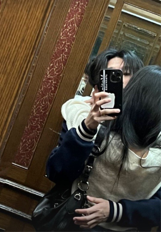 빅나티, '태도 논란' 주인공과 공개 열애 시작? '포옹' 커플사진 공개