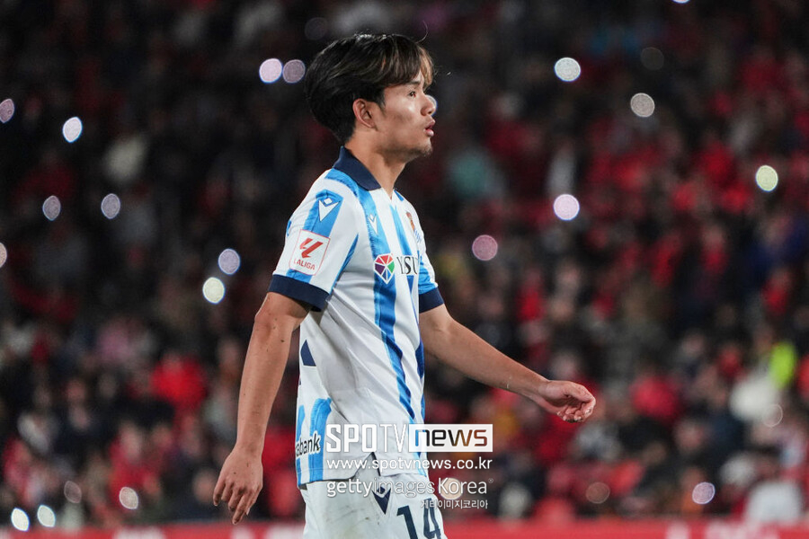 [SPO ISSUE] '절친' 이강인에게 무릎 꿇은 '日 에이스'...첫 UCL에서 최악 부진→'8경기 1도움'으로 마감