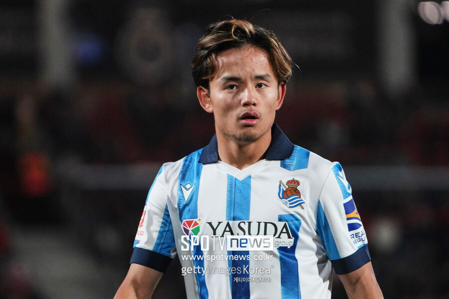 [SPO ISSUE] '절친' 이강인에게 무릎 꿇은 '日 에이스'...첫 UCL에서 최악 부진→'8경기 1도움'으로 마감