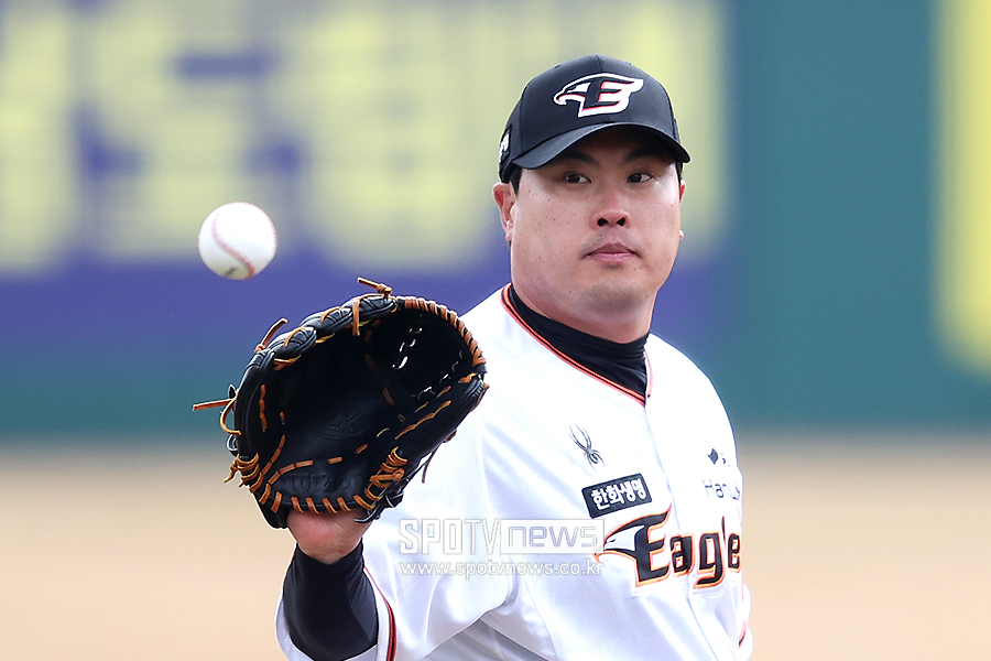 "4년간 준비" 류현진으로 베일 벗었다, KBO가 'MLB보다 빠른' ABS 밀어붙인 이유 알겠네