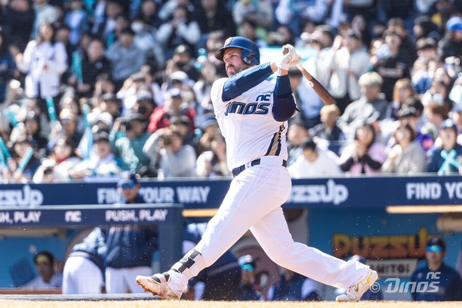 [창원 게임노트] "파괴력 우즈급" 데이비슨 위력 나왔다, 밀어쳐서 담장까지…NC, KIA에 6-4승리