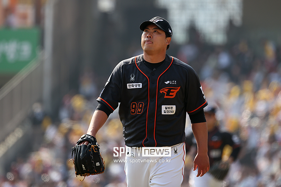 류현진 내려가면 경기 끝? 4회까지 끈질기던 한화 타선, 류현진 없는 5회부터 끝까지 출루 못 했다