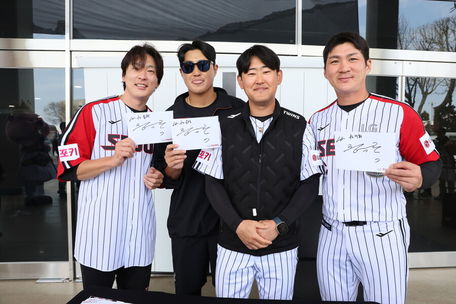 "내 기록 별것 없긴 한데"…LG에서만 762G, 정주현의 울컥했던 은퇴식