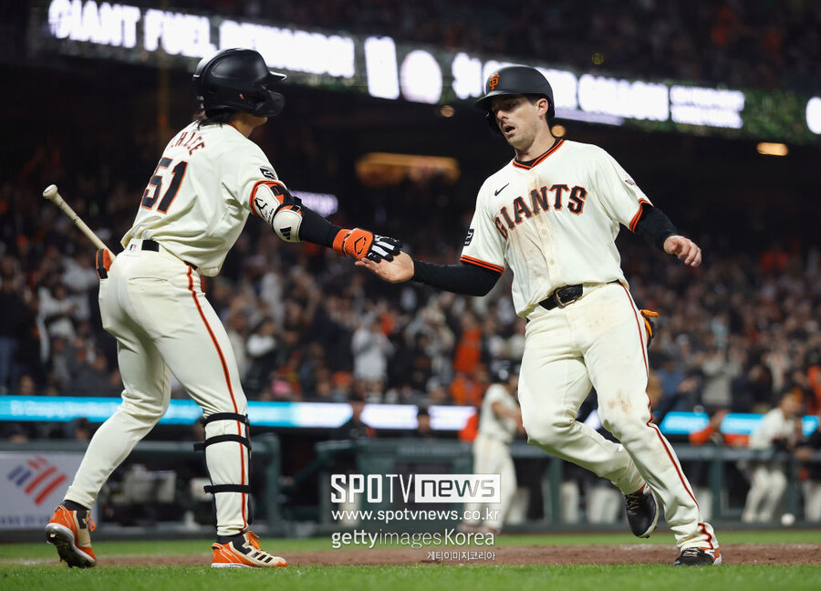 '156km 공략에 예술적 배트 컨트롤' 이정후 또 멀티히트 작렬, SF는 9회 천금찬스 놓쳤다
