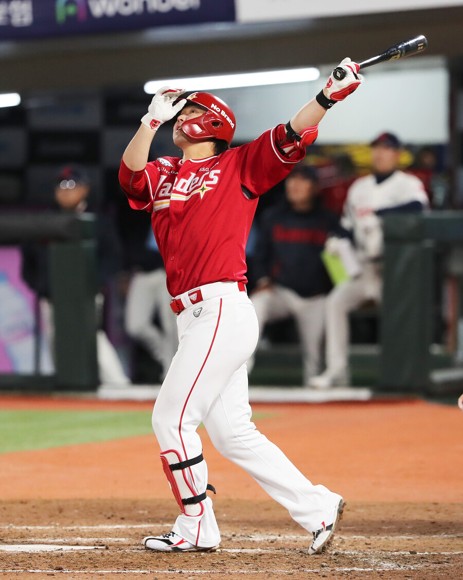 '롯데 또 대기록 희생양' 최정 468홈런 발사 韓 신기록, 이승엽 넘어 역대 1위로