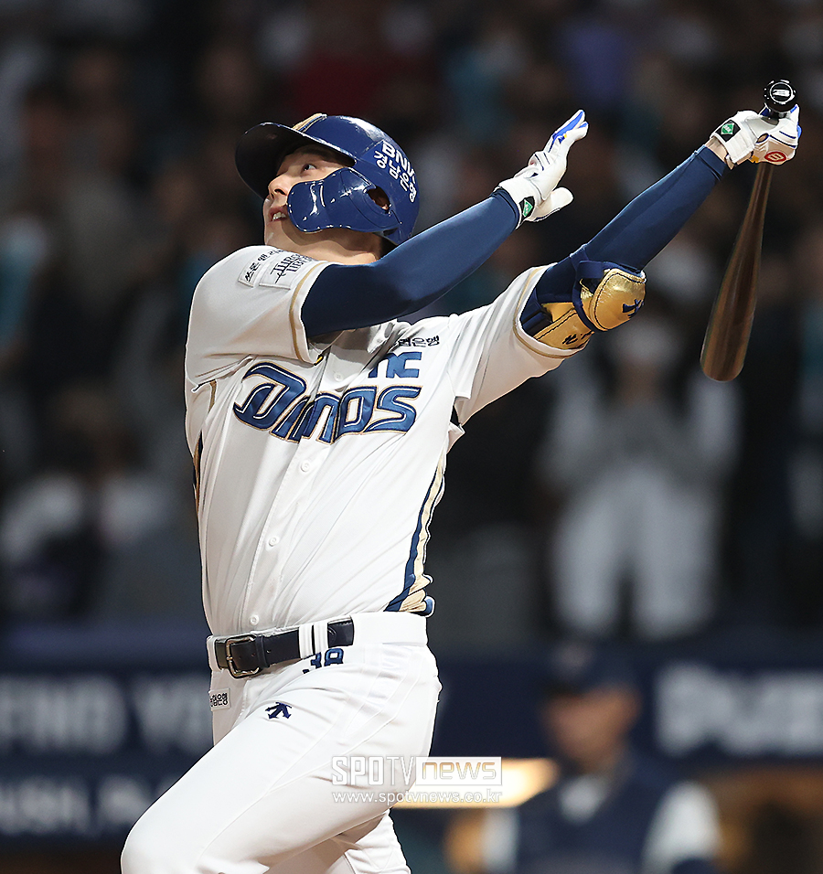 "이재학이 발판, 데이비슨-김성욱 홈런이 결정타" 4연승 NC, 이제 '1G 차' 최강 KIA가 보인다