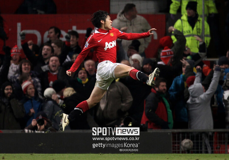 '박지성이 대단한 거였네!' KIM '충격 부진'에 'UCL 4강 2골' 박지성 재조명...큰 경기에 강했다