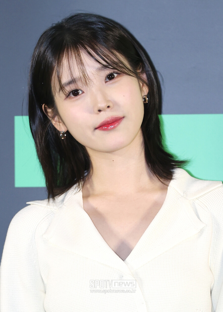 '기부 요정' 아이유, 어린이날 맞아 또 1억원 기부했다