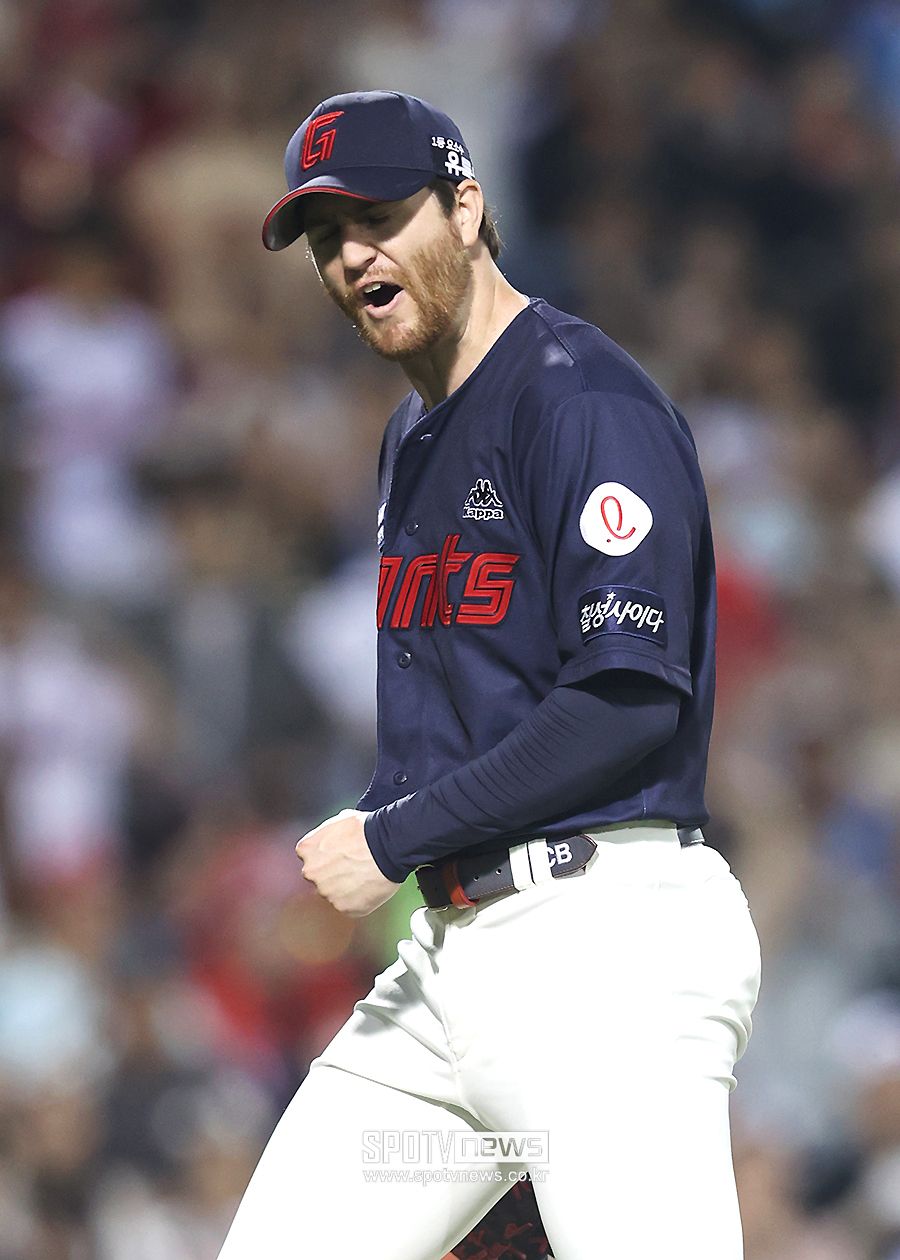 KKKKKKKKK 잡으면 뭐하나…롯데 에이스 148km 역투에도 눈물, 이렇게 해선 이길수 없다