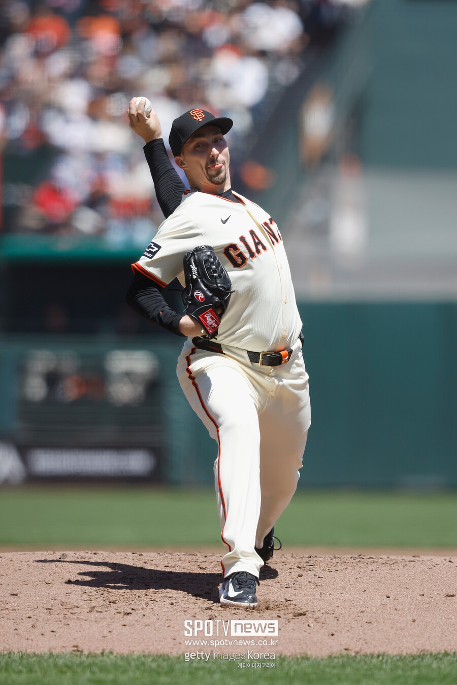 대체 어떻게 사이영상 받은거야…157km 던져도 계속 맞는다 'ERA 10.42 망연자실'