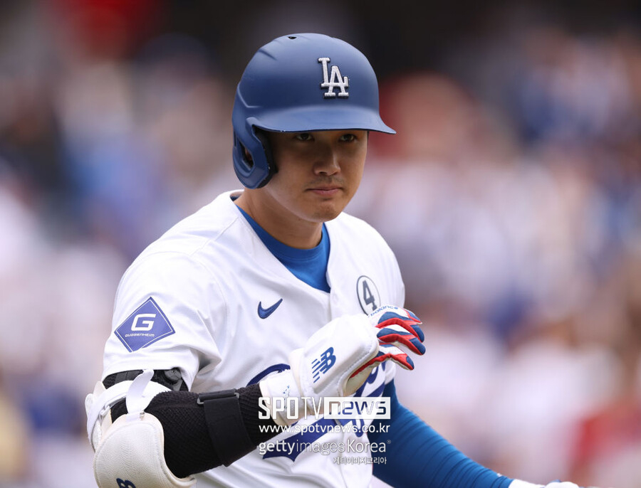 '세상에' 156km 영건이 다저스 ERA 1위라니…최저연봉급 투수의 대반란