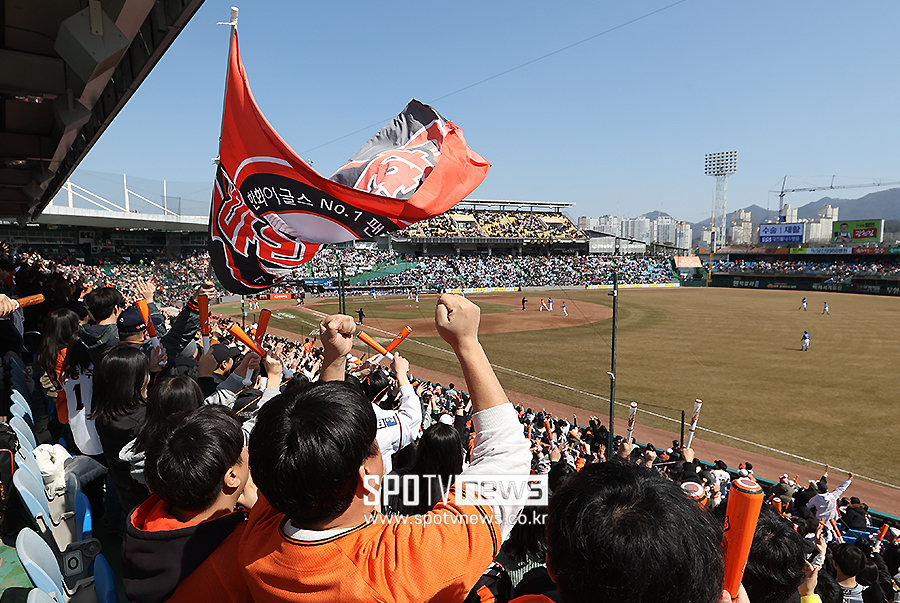 ‘순위 싸움+MZ 세대의 힘’ KBO 1000만 관중 시대도 꿈 아니다, 페이스가 꺾이지 않는다