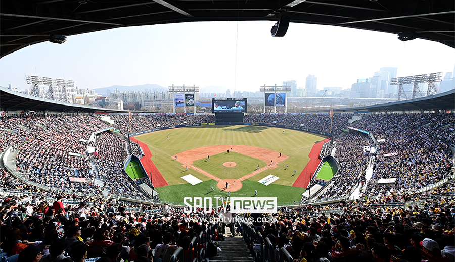 ‘순위 싸움+MZ 세대의 힘’ KBO 1000만 관중 시대도 꿈 아니다, 페이스가 꺾이지 않는다