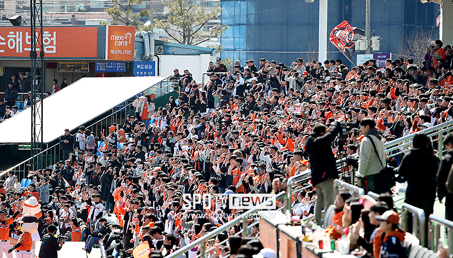 ‘순위 싸움+MZ 세대의 힘’ KBO 1000만 관중 시대도 꿈 아니다, 페이스가 꺾이지 않는다