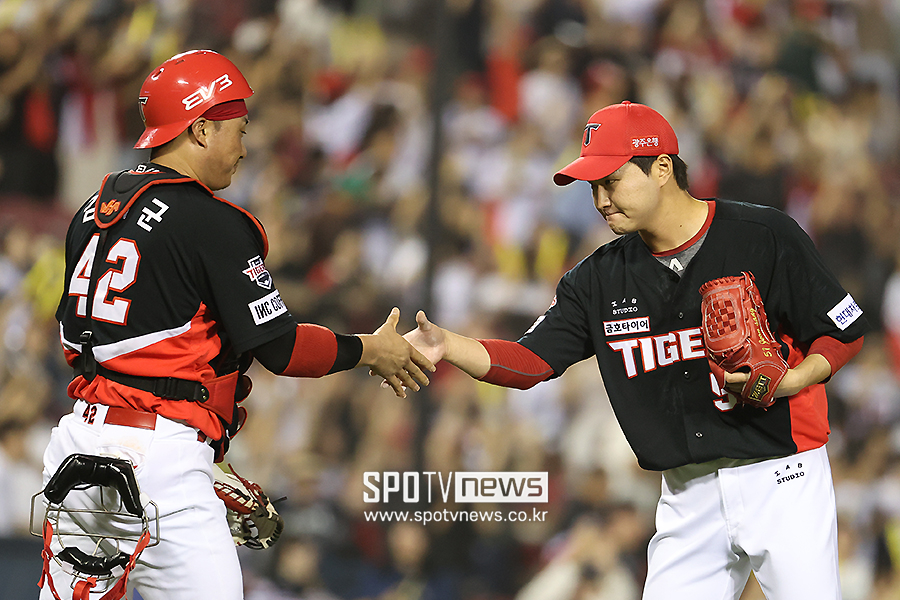 '단기알바의 기적' 알드레드 6⅔이닝 9K 압도…KIA, LG 싹쓸이하고 6연승 질주·LG 4위 위기