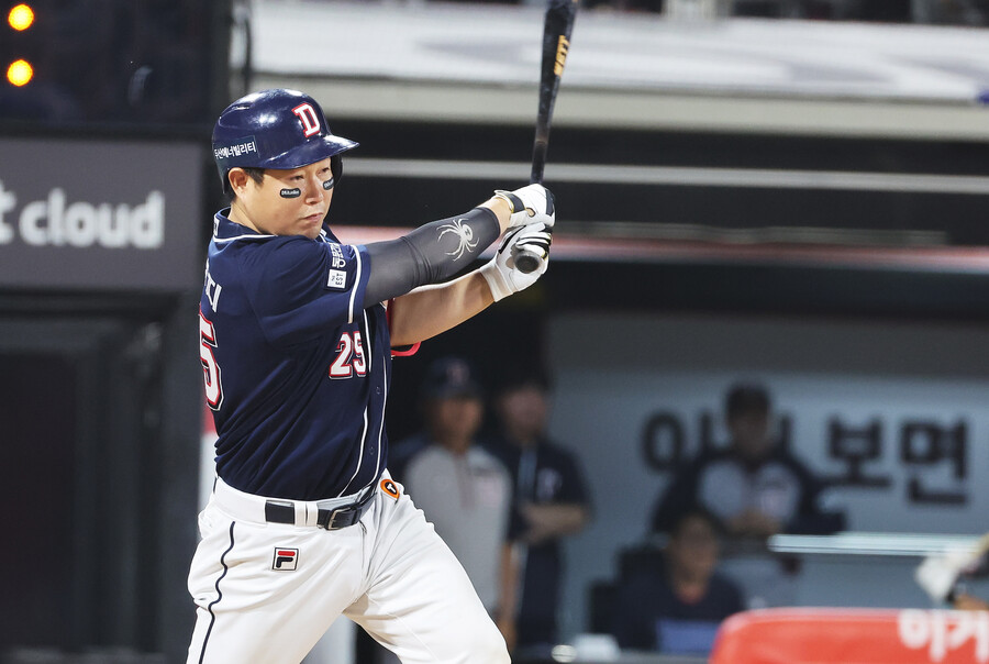 "日 대표팀에 홈런 친 그 선수와 함께…" 두산 151km 새식구가 기대하는 한 가지