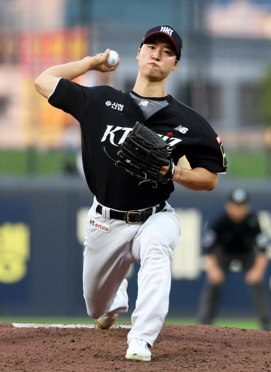 만루서 김도영 삼진 잡다니…FA 시장에 10승 투수가 뜬다, 148km 위력투 "이제 ABS에 적응했다"